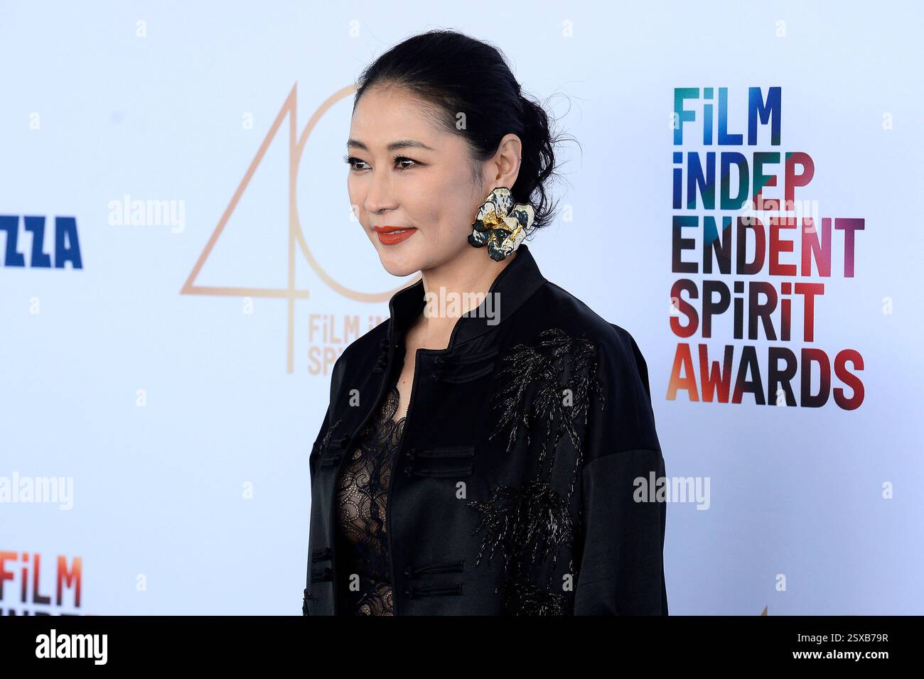 Liang Jing bei der 40. Verleihung der Film Independent Spirit Awards 2025 am Santa Monica Pier ...