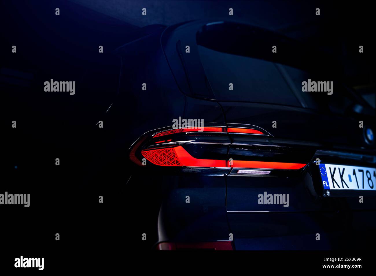 𝐁𝐌𝐖 𝐗𝟕 𝐱𝐃𝐫𝐢𝐯𝐞𝟒𝟎𝐢 𝐦𝐇𝐄𝐕 𝐌 𝐒𝐩𝐨𝐫 𝐭 , G07 , year: 2023. SUV , high rear of ...