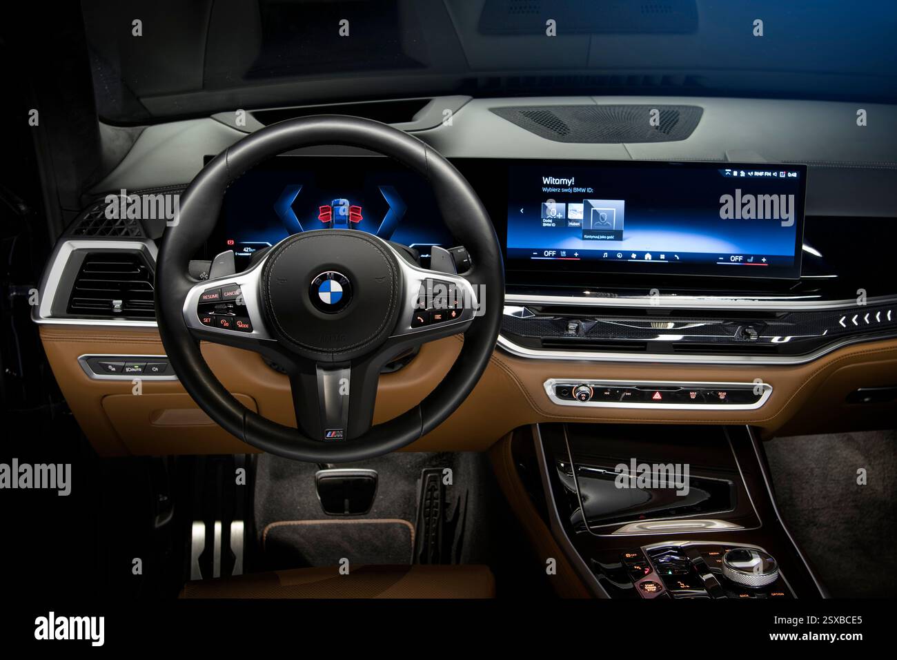 𝐁𝐌𝐖 𝐗𝟕 𝐱𝐃𝐫𝐢𝐯𝐞𝟒𝟎𝐢 𝐦𝐇𝐄𝐕 𝐌 𝐒𝐩𝐨𝐫 𝐭 , G07 , year: 2023. Driver's place with ...