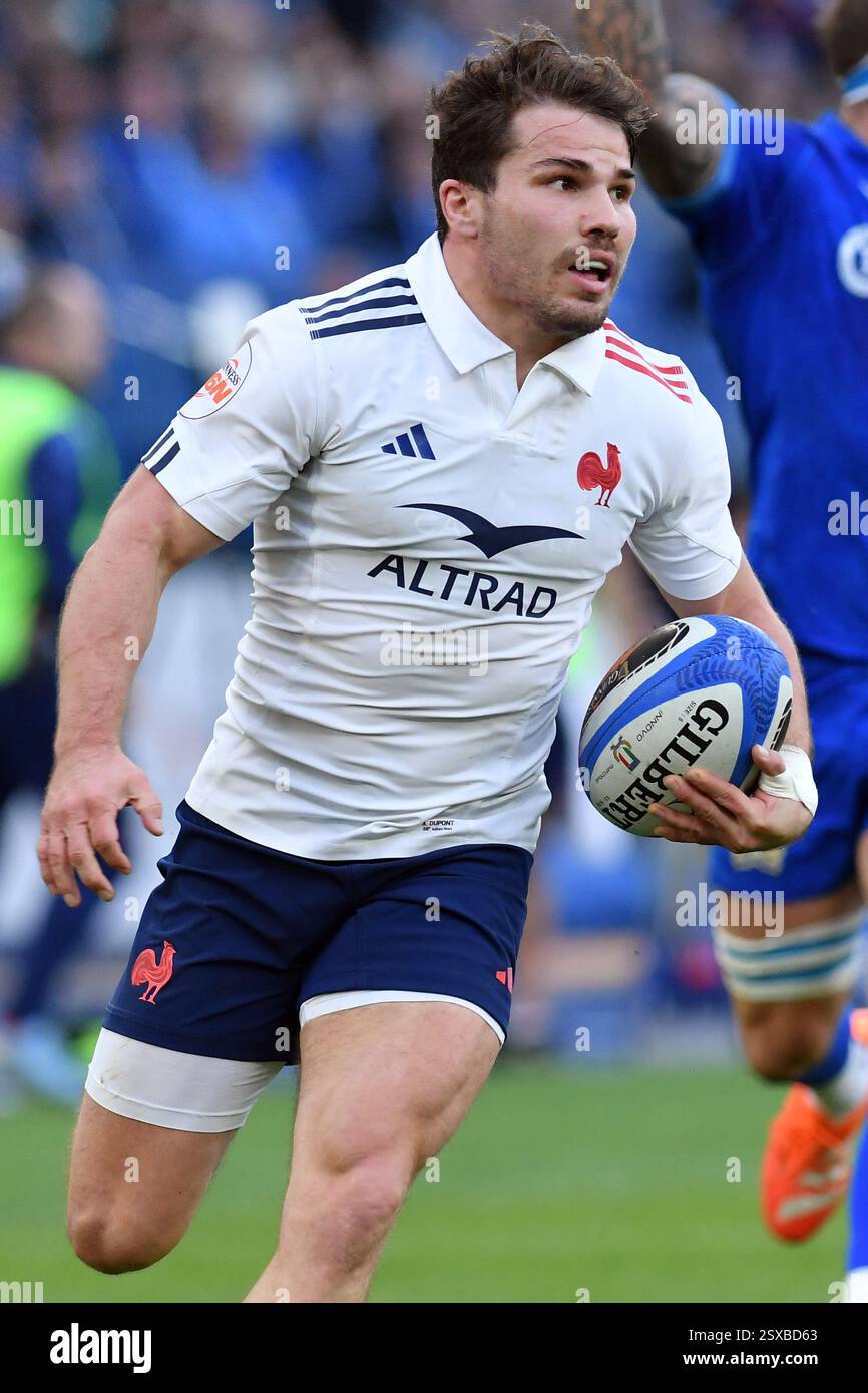 Rome, Lazio. 23rd Feb, 2025. Antoine Dupont of France try to score ...