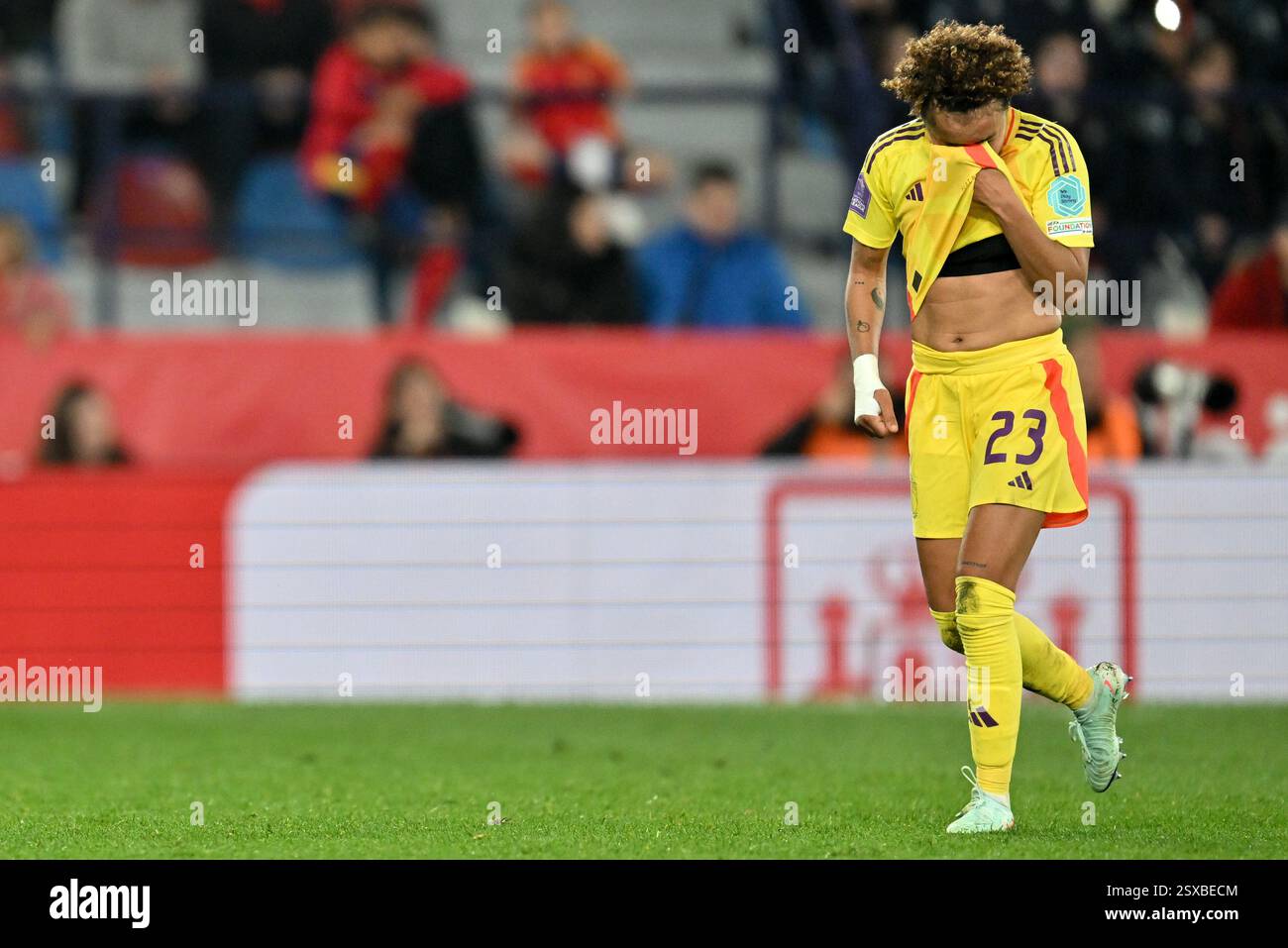Valencia, Spain. 21st Feb, 2025. Kassandra Missipo (23) of Belgium ...