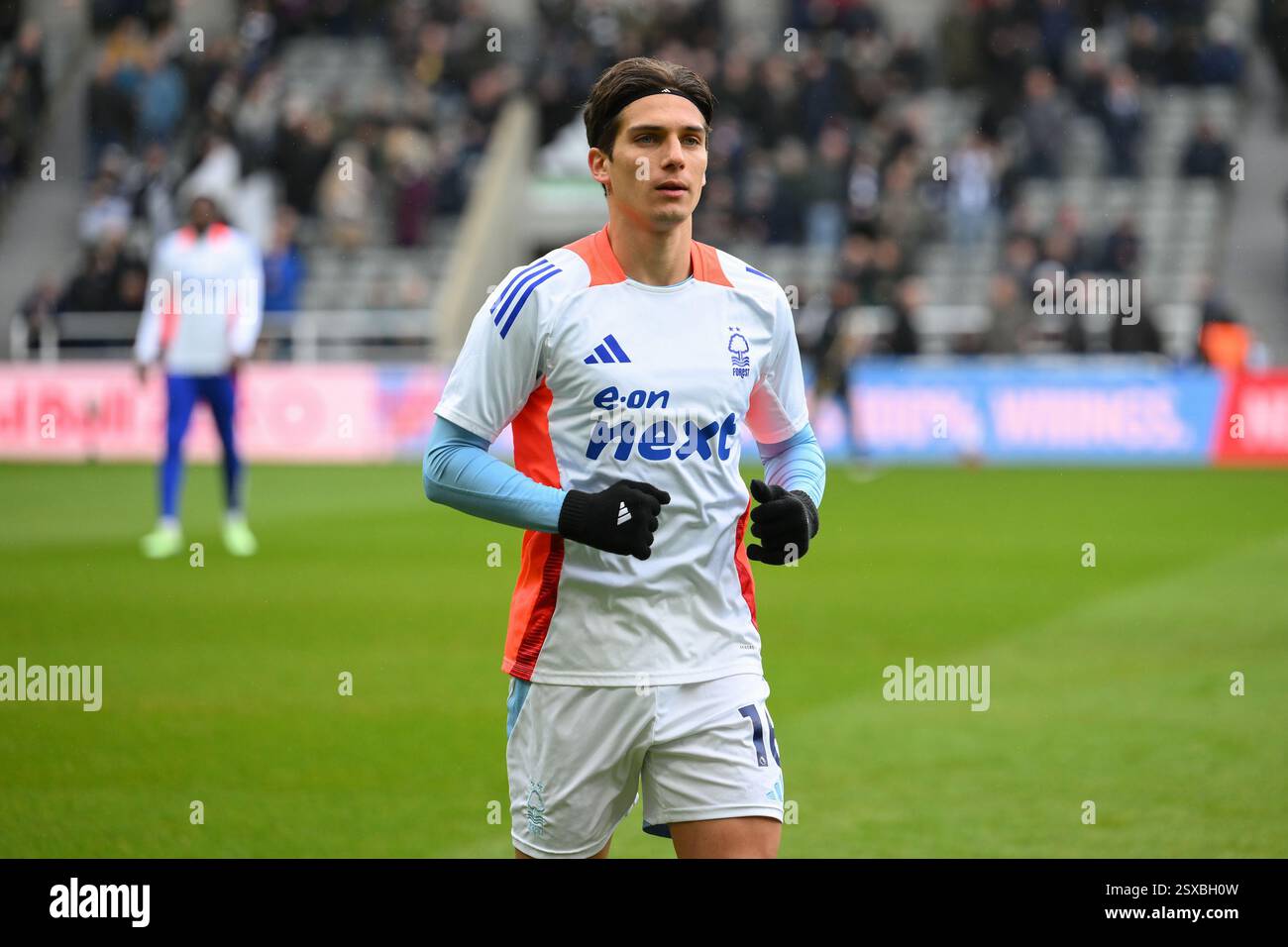 Newcastle on Sunday 23rd February 2025. Nicolas Dom'nguez of Nottingham Forest warms up ahead of ...