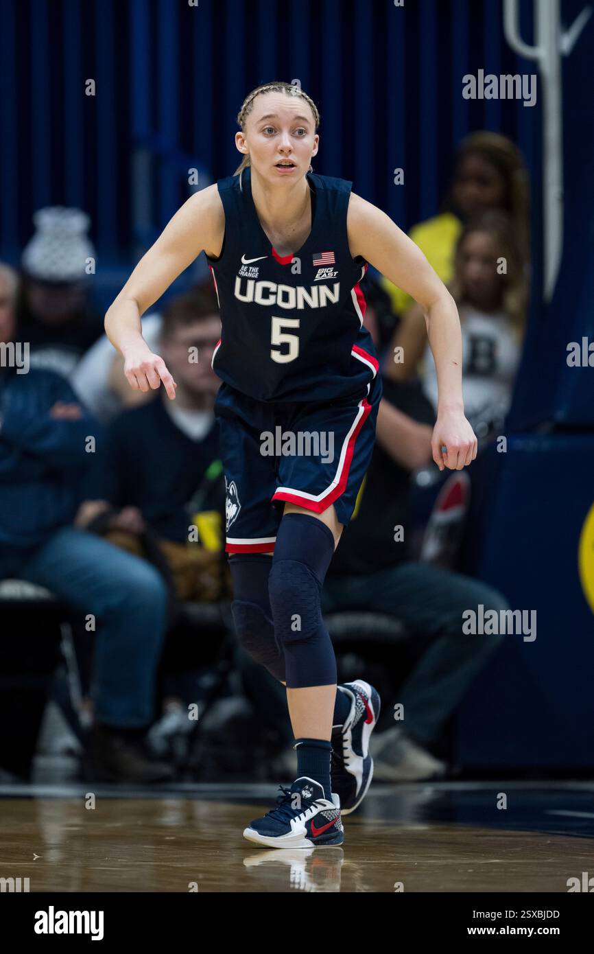INDIANAPOLIS, IN - FEBRUARY 22: UConn Huskies guard Paige Bueckers (5 ...
