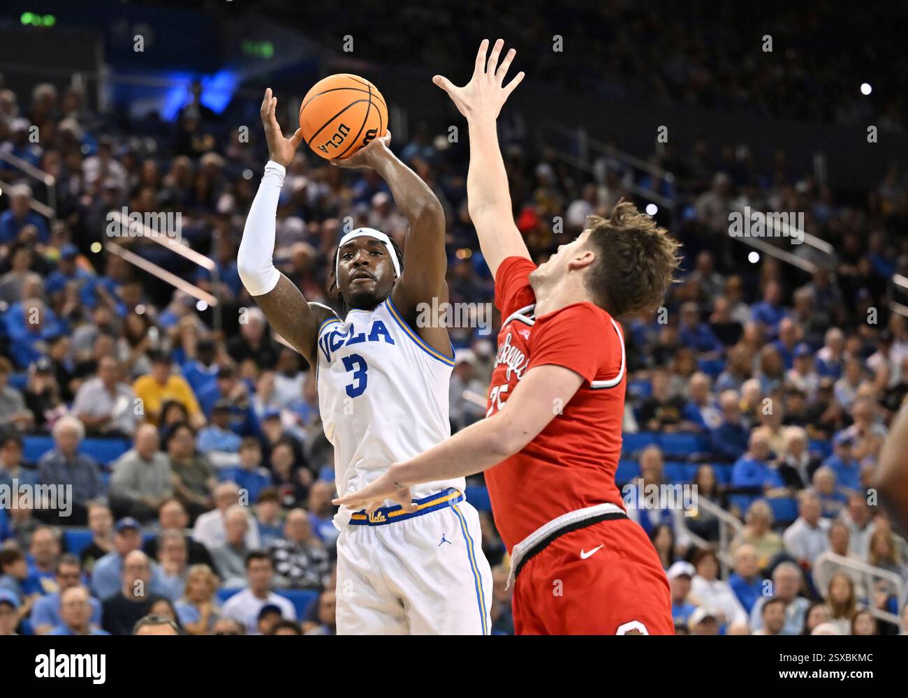 LOS ANGELES, CA - FEBRUARY 23: UCLA Bruins guard Eric Dailey Jr. (3 ...