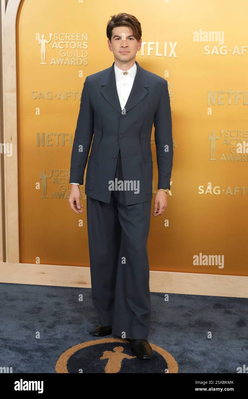 Devin Kawaoka arrives at the 31st annual Screen Actors Guild Awards on ...