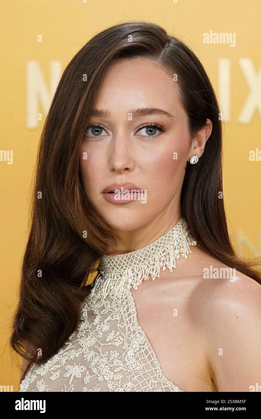 Alycia Debnam-Carey arrives at the 31st annual Screen Actors Guild ...