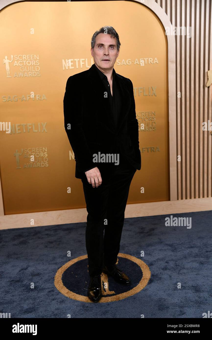 Rufus Sewell arrives at the 31st annual Screen Actors Guild Awards on ...