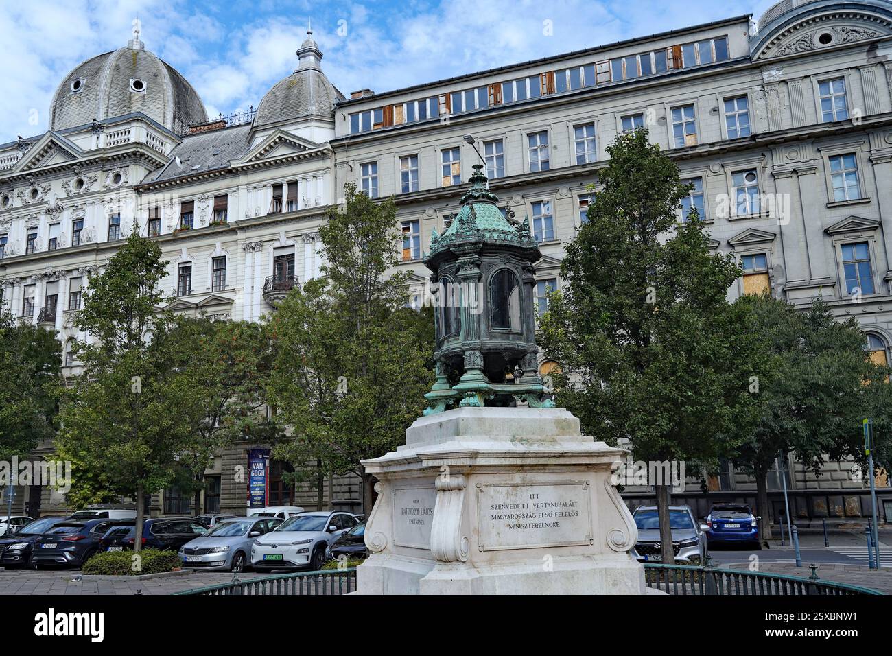 Hungarian Government, Department of Justice Building in Budapest, with monument to Prime ...