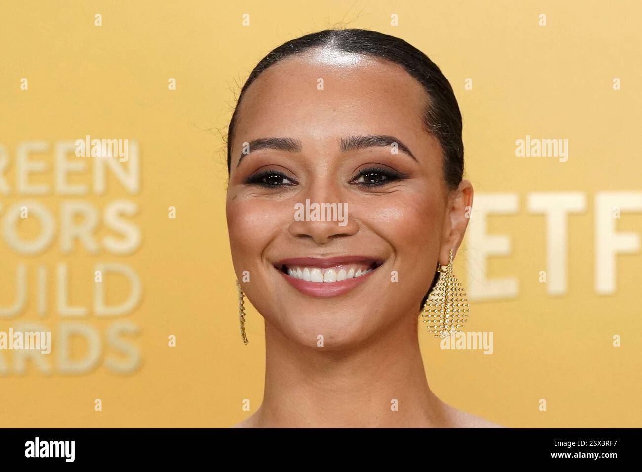 Emma Naomi arrives at the 31st annual Screen Actors Guild Awards on ...