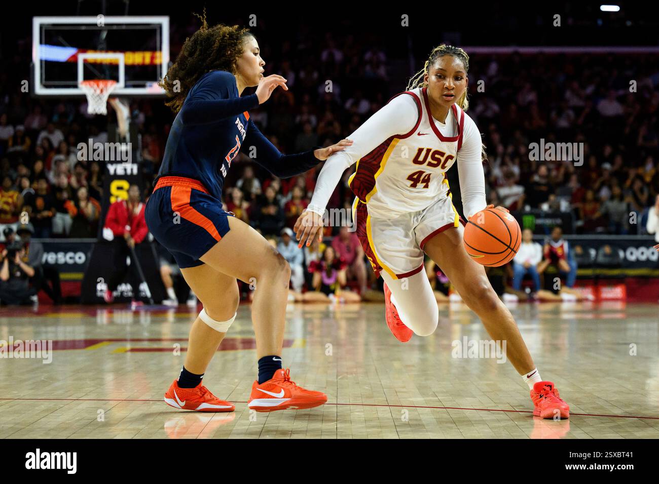 Southern California forward Kiki Iriafen (44) drives the ball past ...