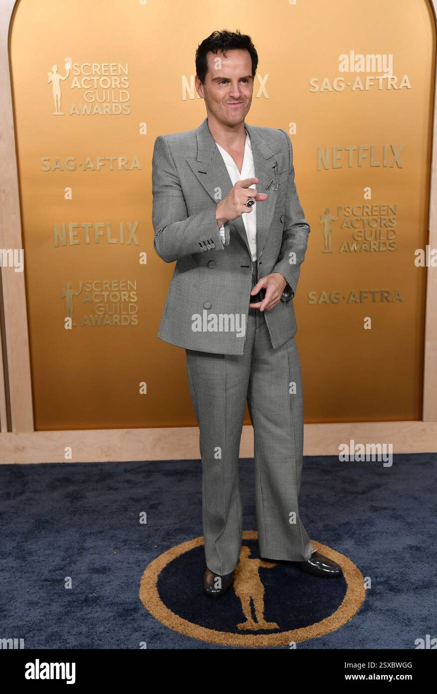 Andrew Scott arrives at the 31st annual Screen Actors Guild Awards on ...