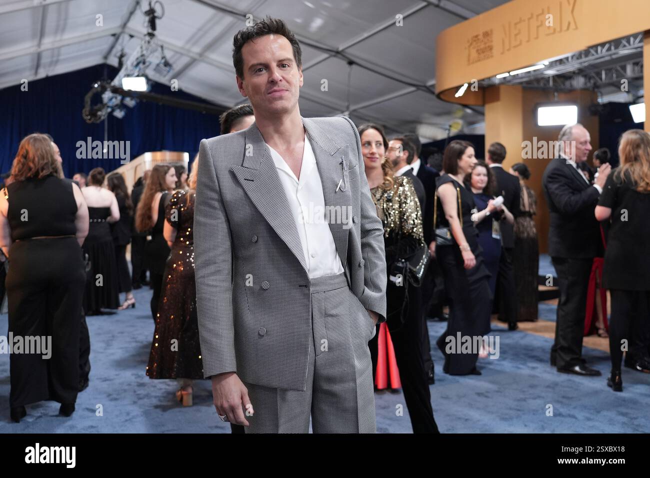 Andrew Scott arrives at the 31st annual Screen Actors Guild Awards on ...