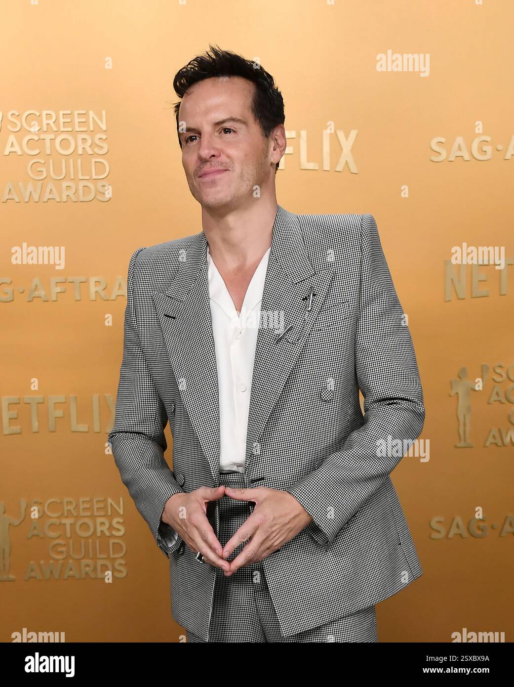 Andrew Scott arrives at the 31st annual Screen Actors Guild Awards on ...