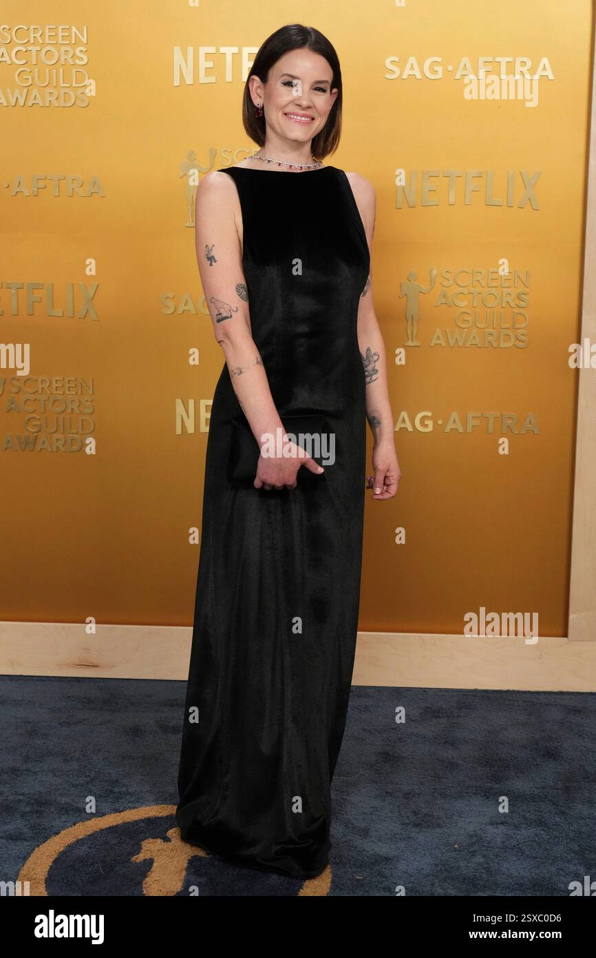 Sosie Bacon arrives at the 31st annual Screen Actors Guild Awards on ...