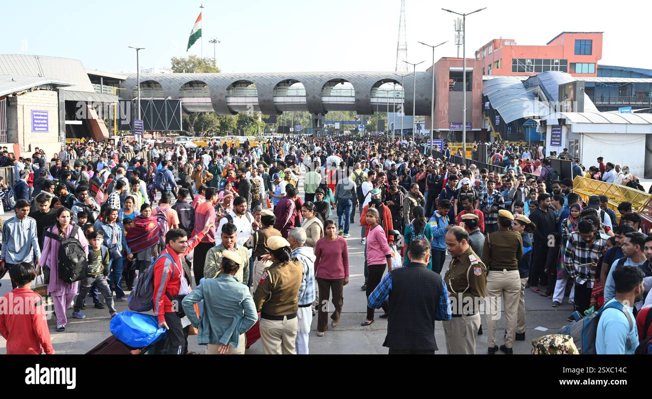 NEW DELHI, INDIA - FEBRUARY 22: Huge passengers crowd at New Delhi ...