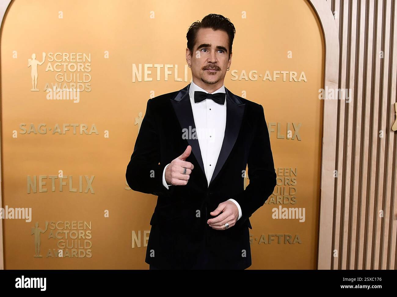 Colin Farrell arrives at the 31st annual Screen Actors Guild Awards on ...