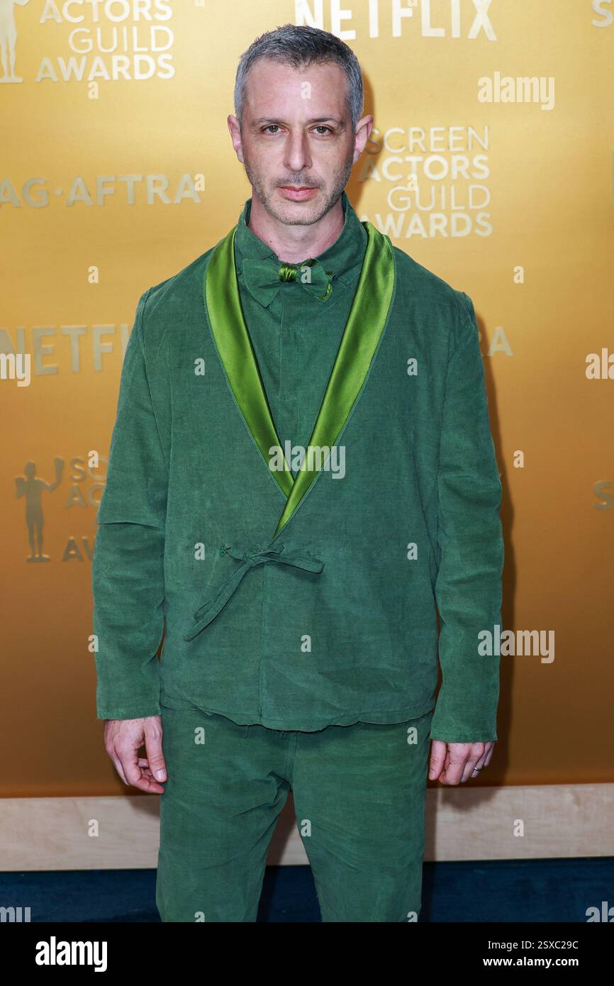 Los Angeles, USA. 23rd Feb, 2025. Jeremy Strong walking on the red ...
