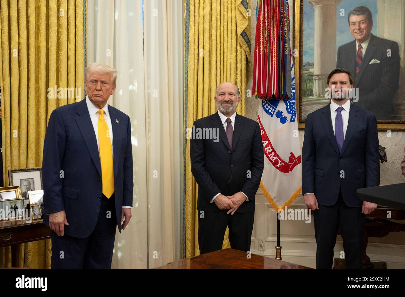President Donald Trump makes remarks at the swearing-in of Commerce ...
