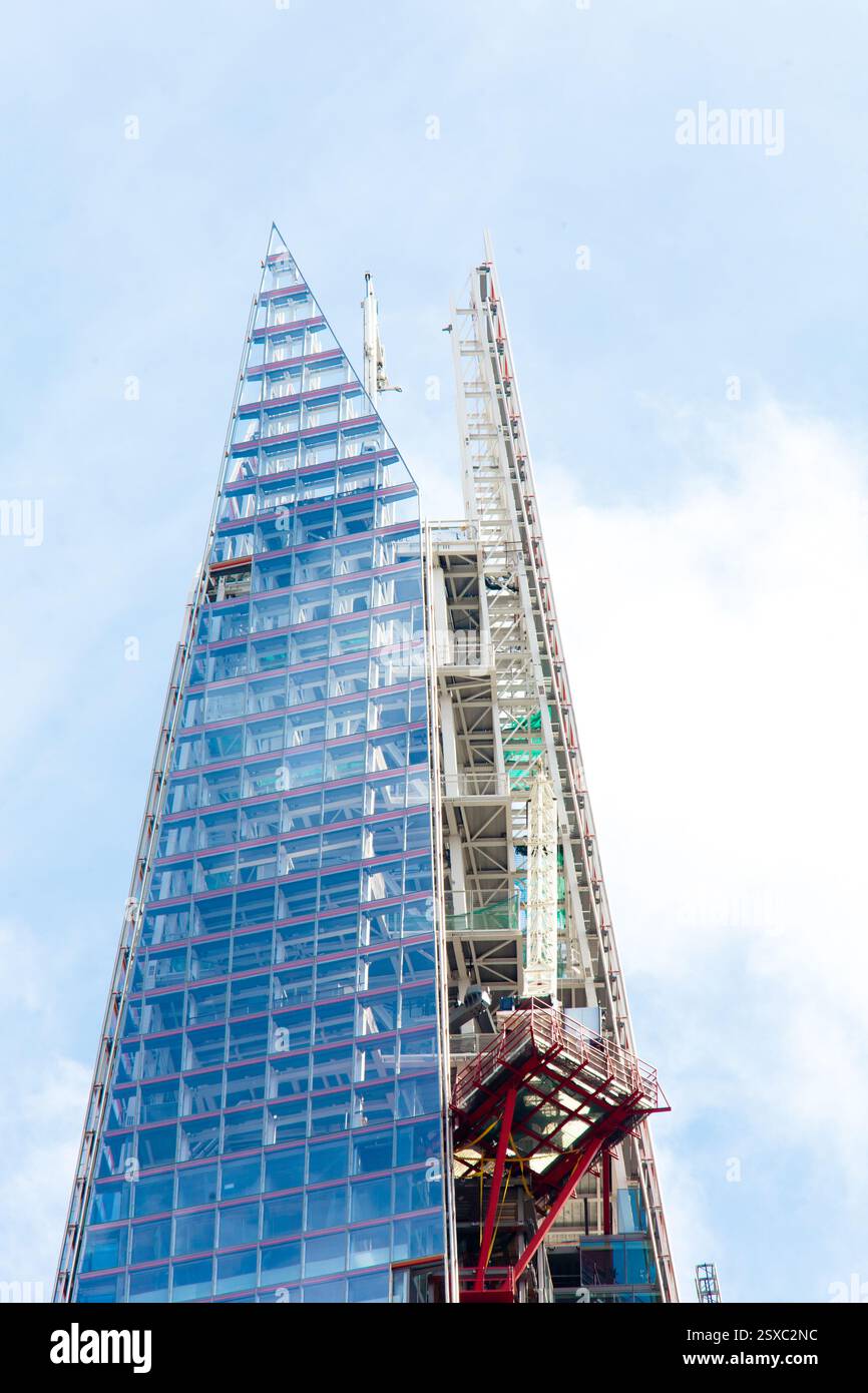 Construction of the Shard, London's tallest building, continues ...