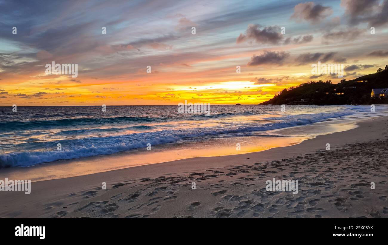 Calm ocean waves reflecting sunset hi-res stock photography and images ...