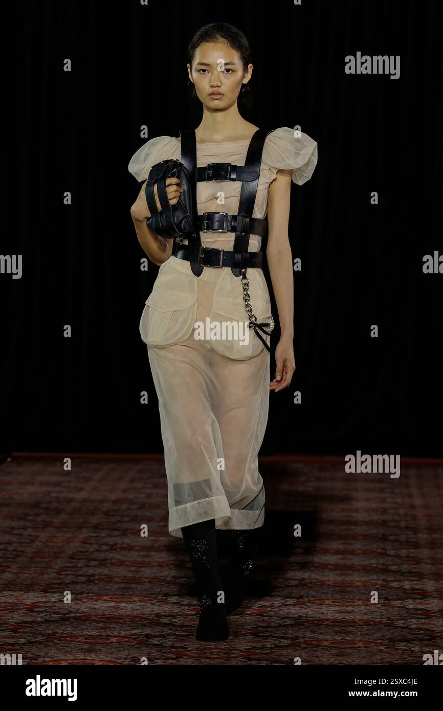 SIMONE ROCHA Autumn-Winter 2025 runway during London Fashion Week on ...