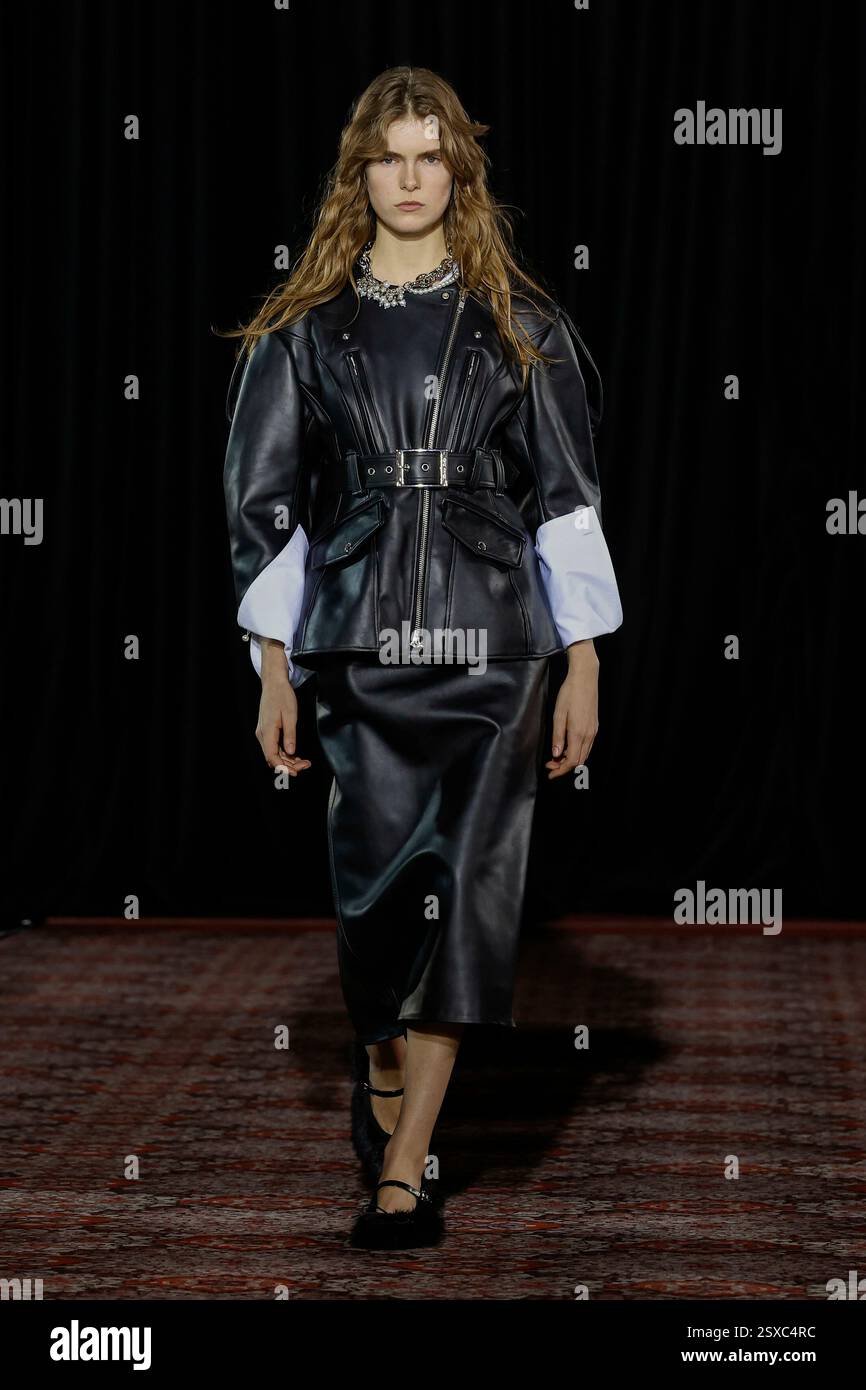 SIMONE ROCHA Autumn-Winter 2025 runway during London Fashion Week on ...