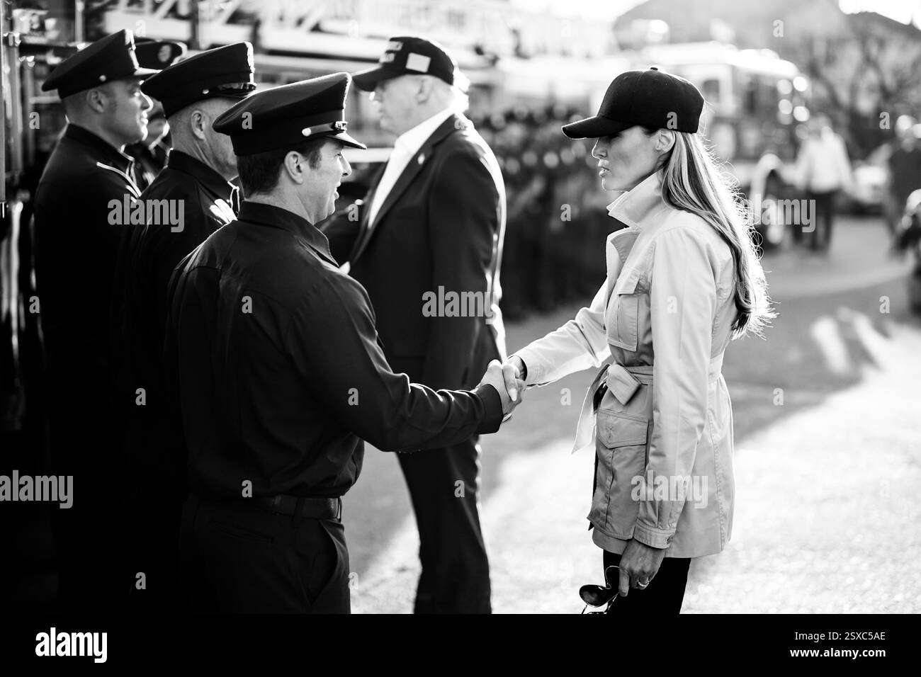 President Donald J. Trump and First Lady Melania Trump greet Los ...
