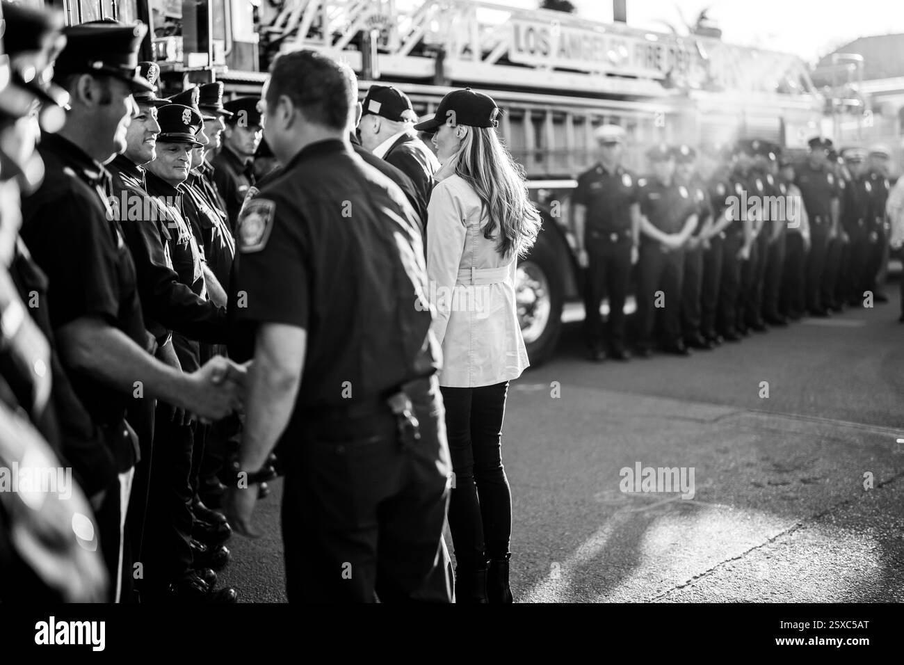 President Donald J. Trump and First Lady Melania Trump greet Los ...