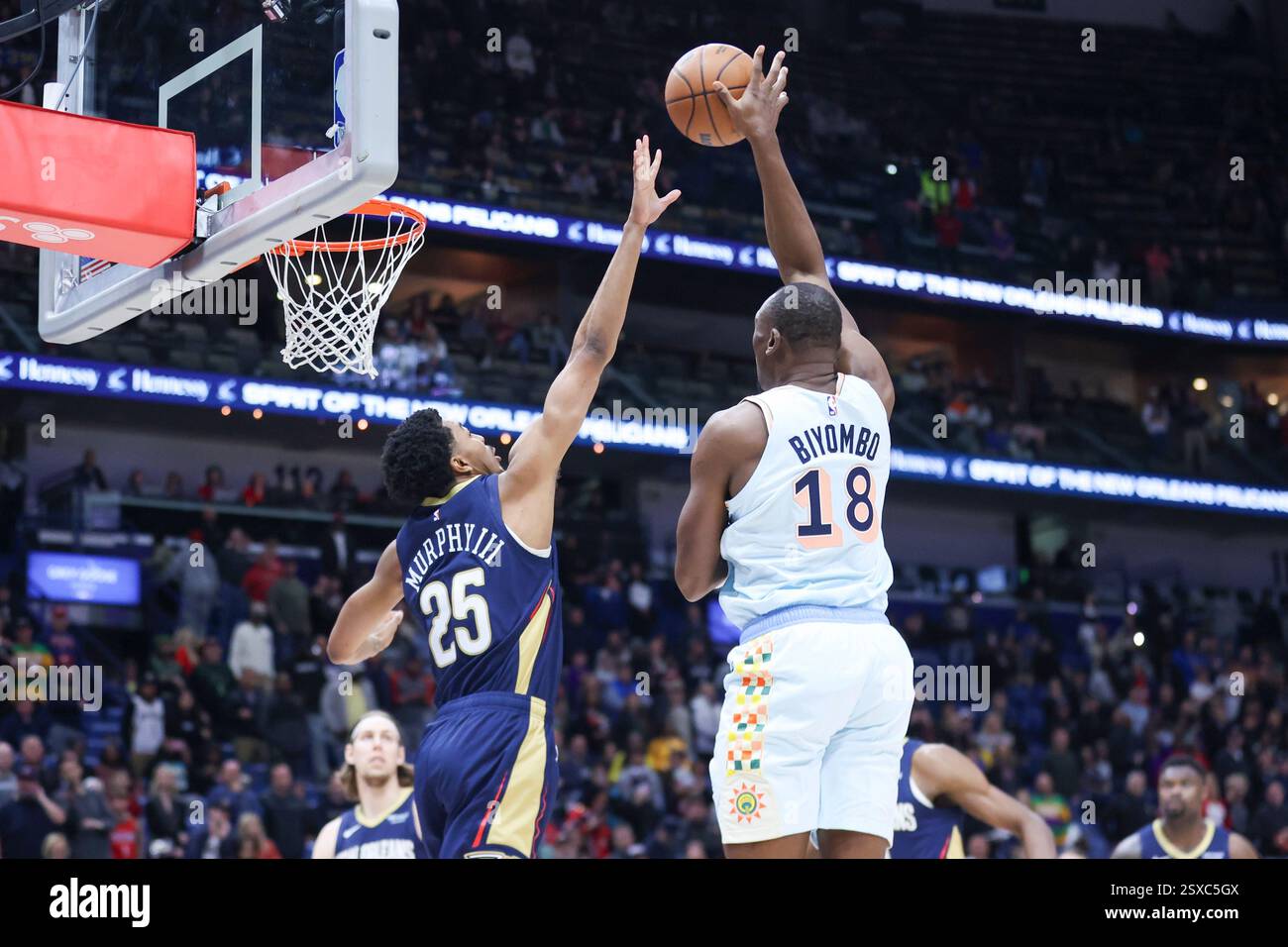 San Antonio Spurs center Bismack Biyombo (18) shoots a one-handed ...