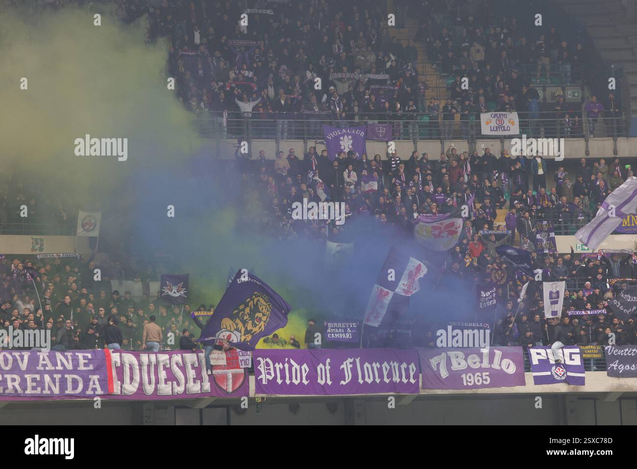 ACF Fiorentina fans cheer during the Italian Serie A soccer match ...