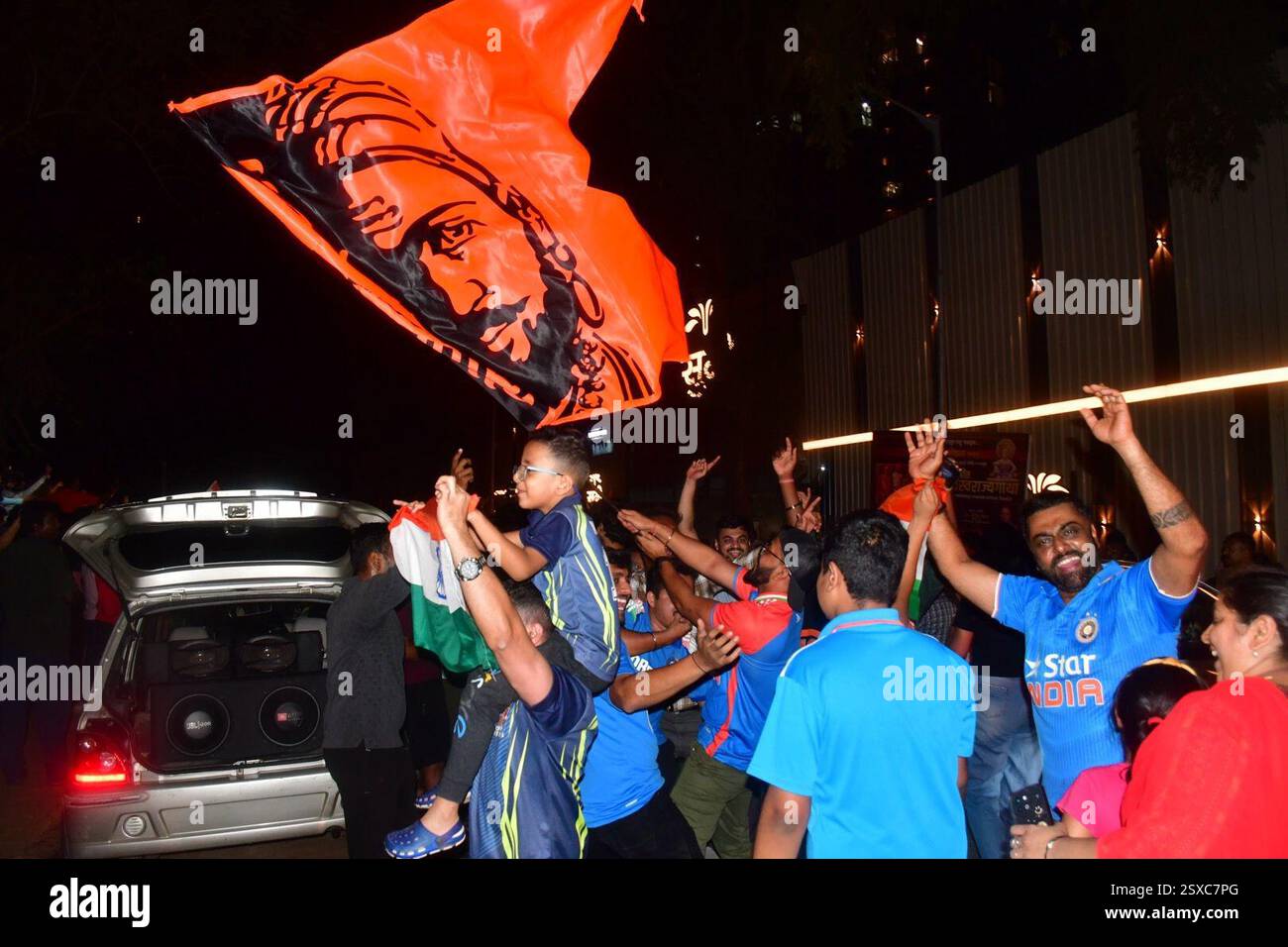 Patna, India. 23rd Feb, 2025. MUMBAI, INDIA - FEBRUARY 23: Fans gather ...
