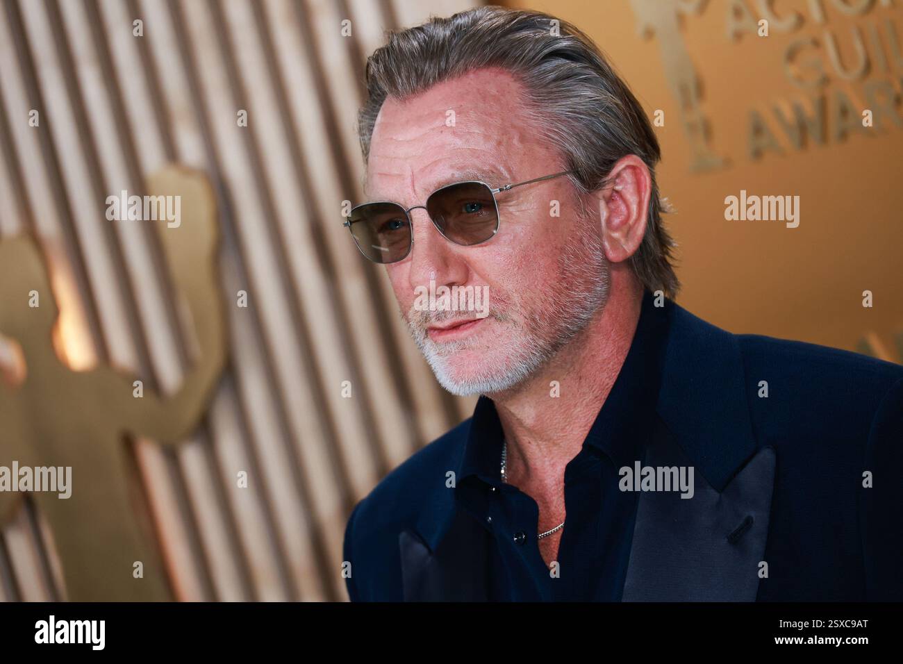 Los Angeles, USA. 23rd Feb, 2025. Daniel Craig walking on the red ...