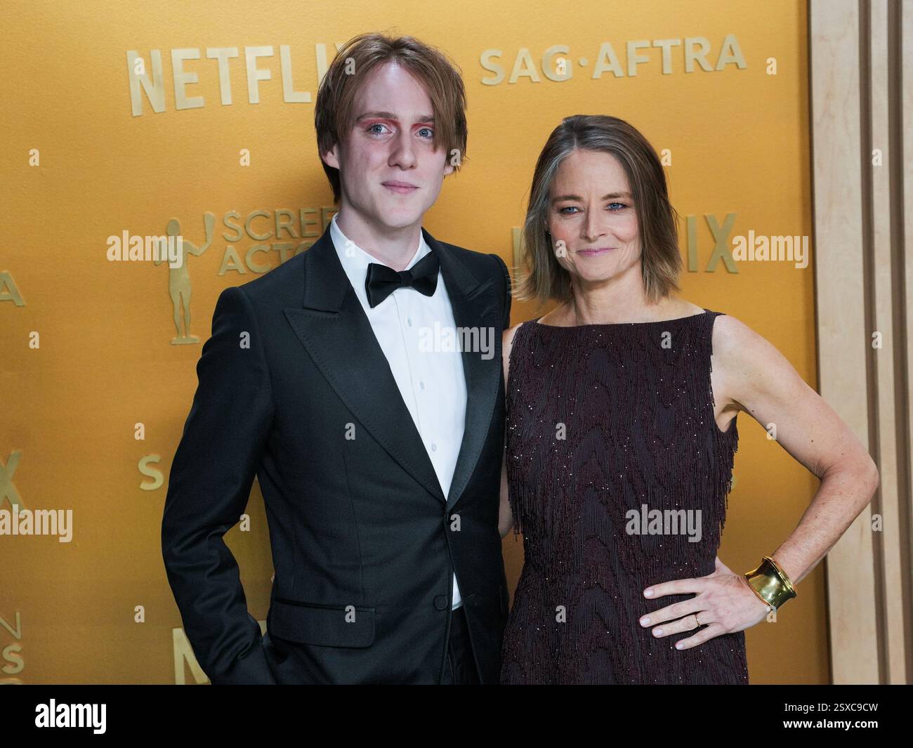Los Angeles, USA. 23rd Feb, 2025. Kit Bernard Foster and Jodie Foster ...