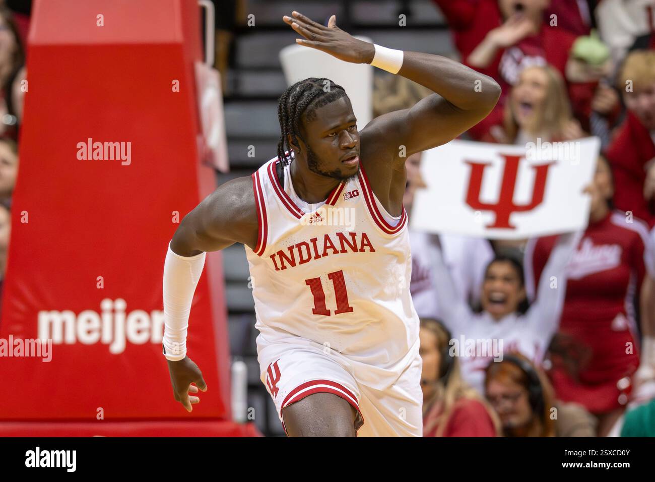 Indiana center Oumar Ballo (11) gestures after scoring during an NCAA ...