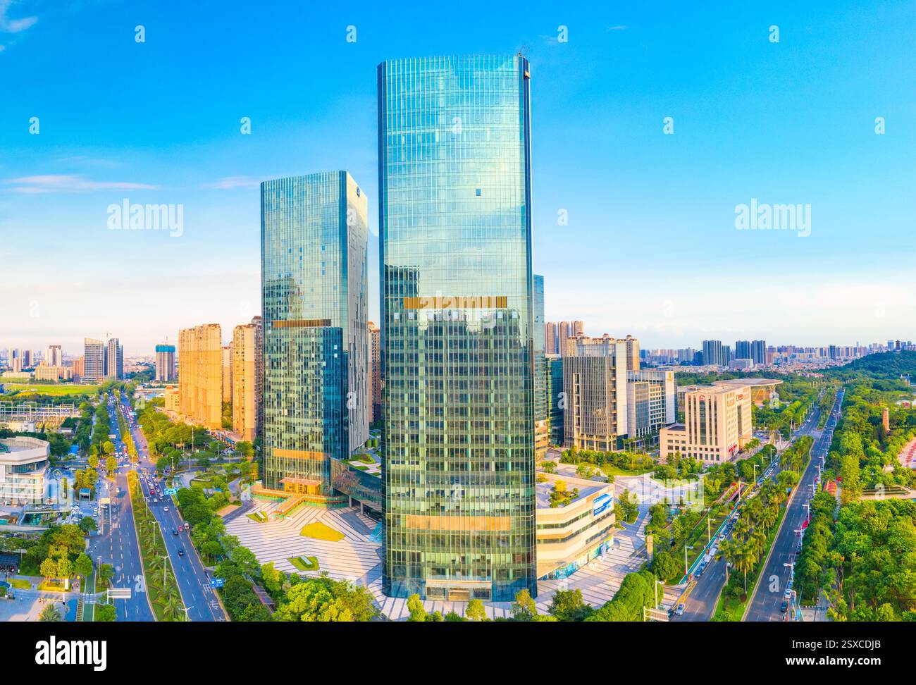 Urban environment of Qiandeng Lake Park, Foshan City, Guangdong ...