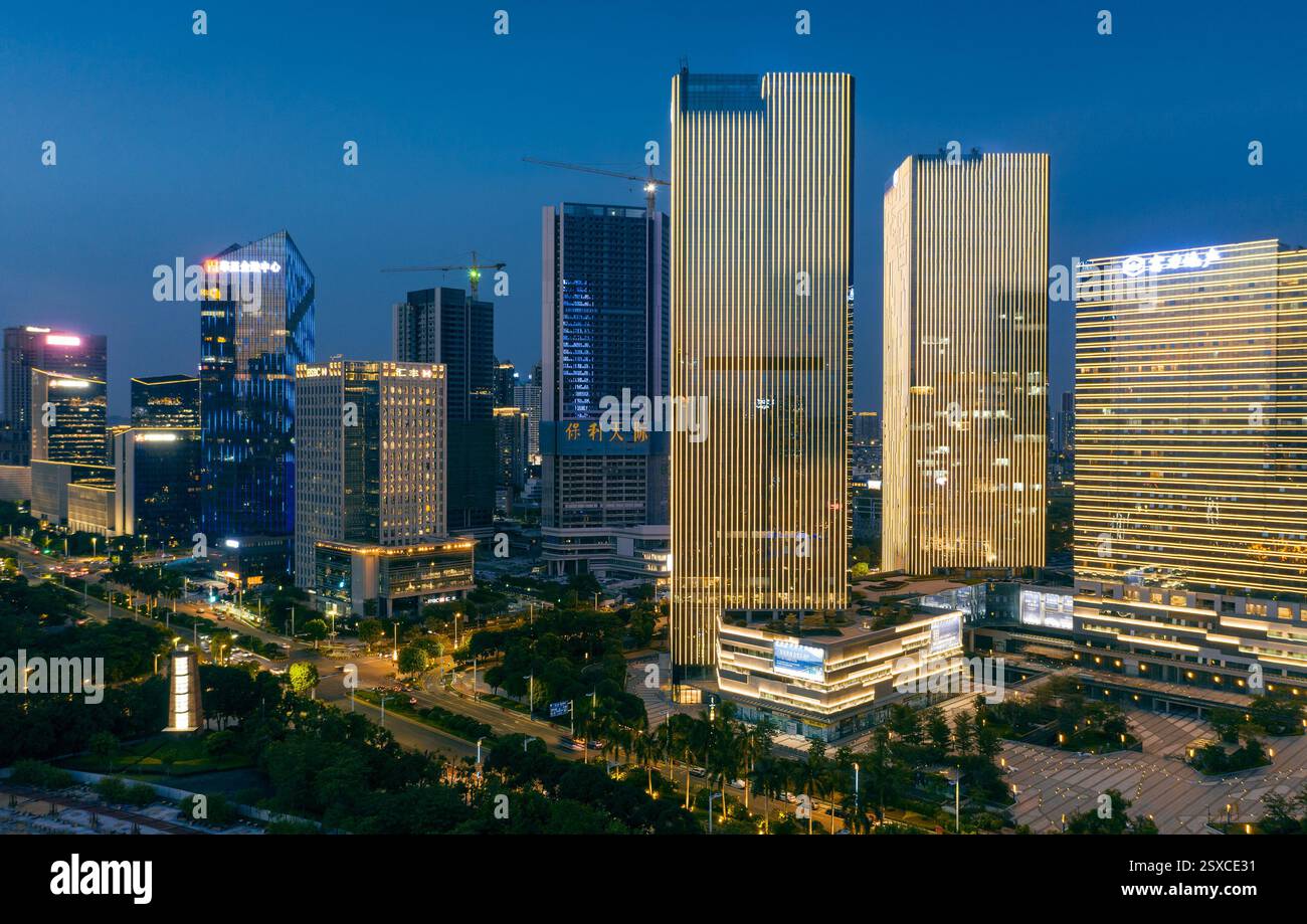 Night view of Qiandeng Lake Park, Foshan City, Guangdong Province ...