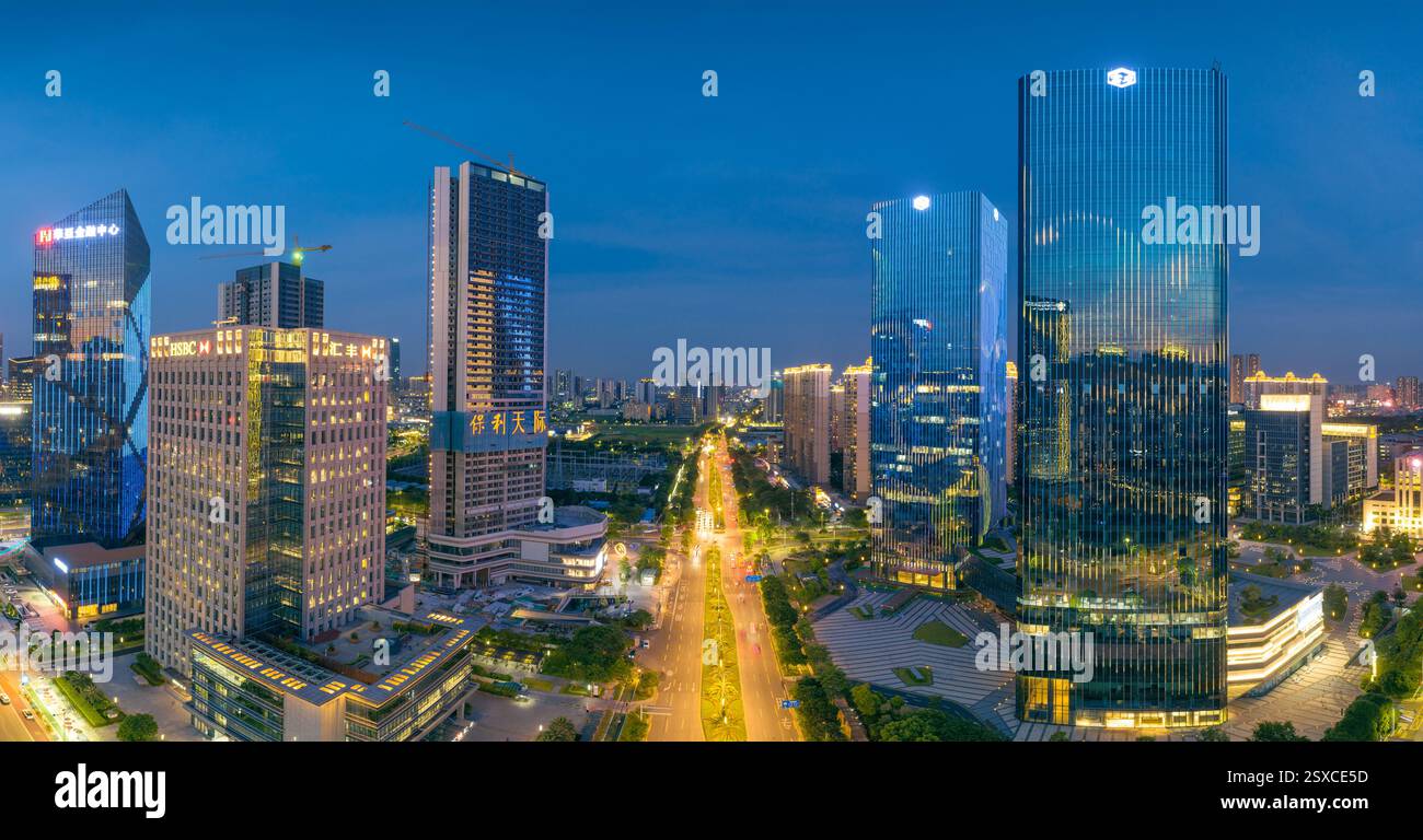 Night view of Qiandeng Lake Park, Foshan City, Guangdong Province ...