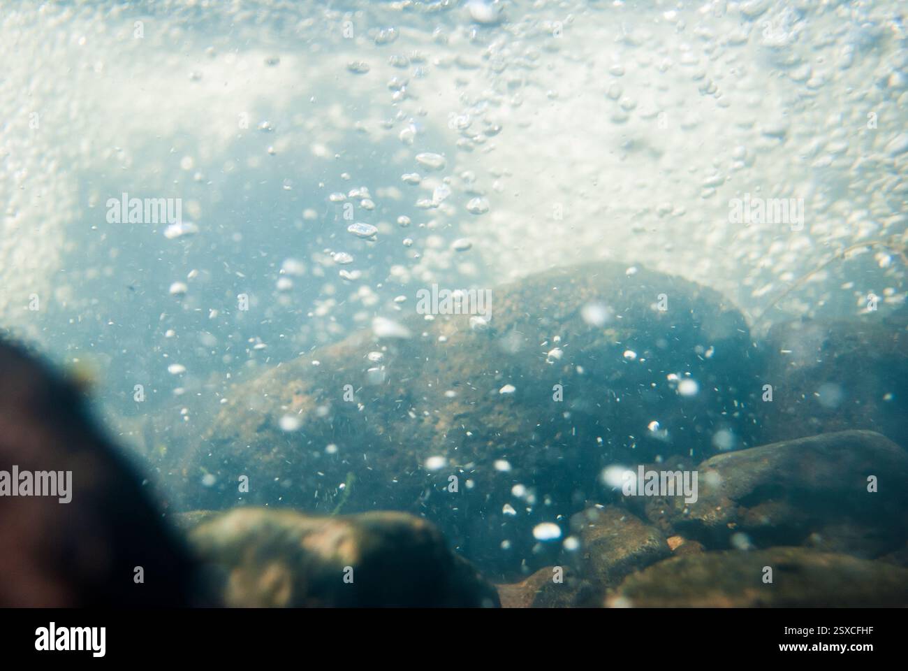 Pebble under water hi-res stock photography and images - Alamy