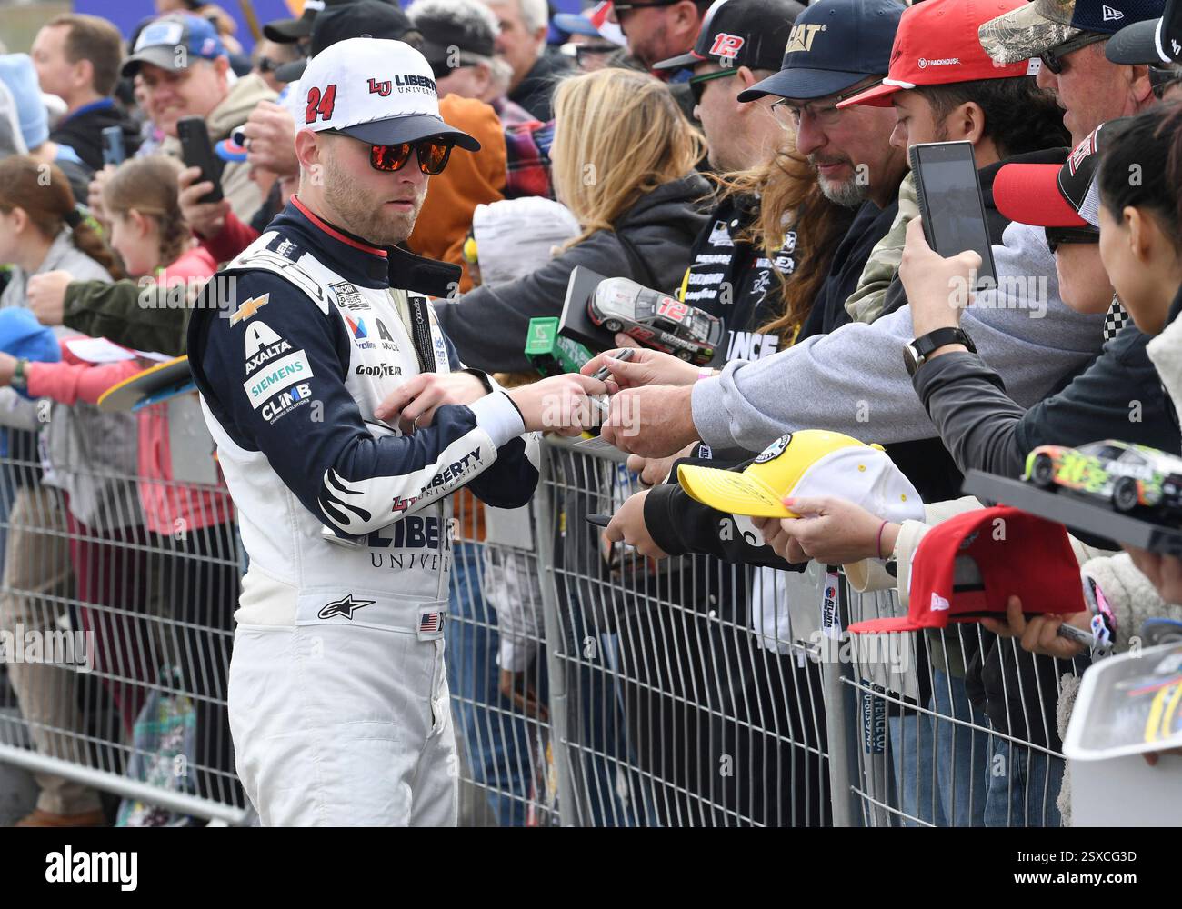 ATLANTA, GA - FEBRUARY 23: William Byron (#24 Hendrick Motorsports ...