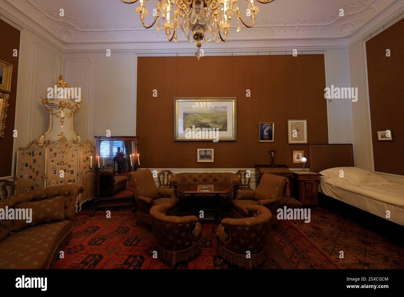 Schonbrunn Palace (Schloss Schonbrunn), a summer palace with rococo ...