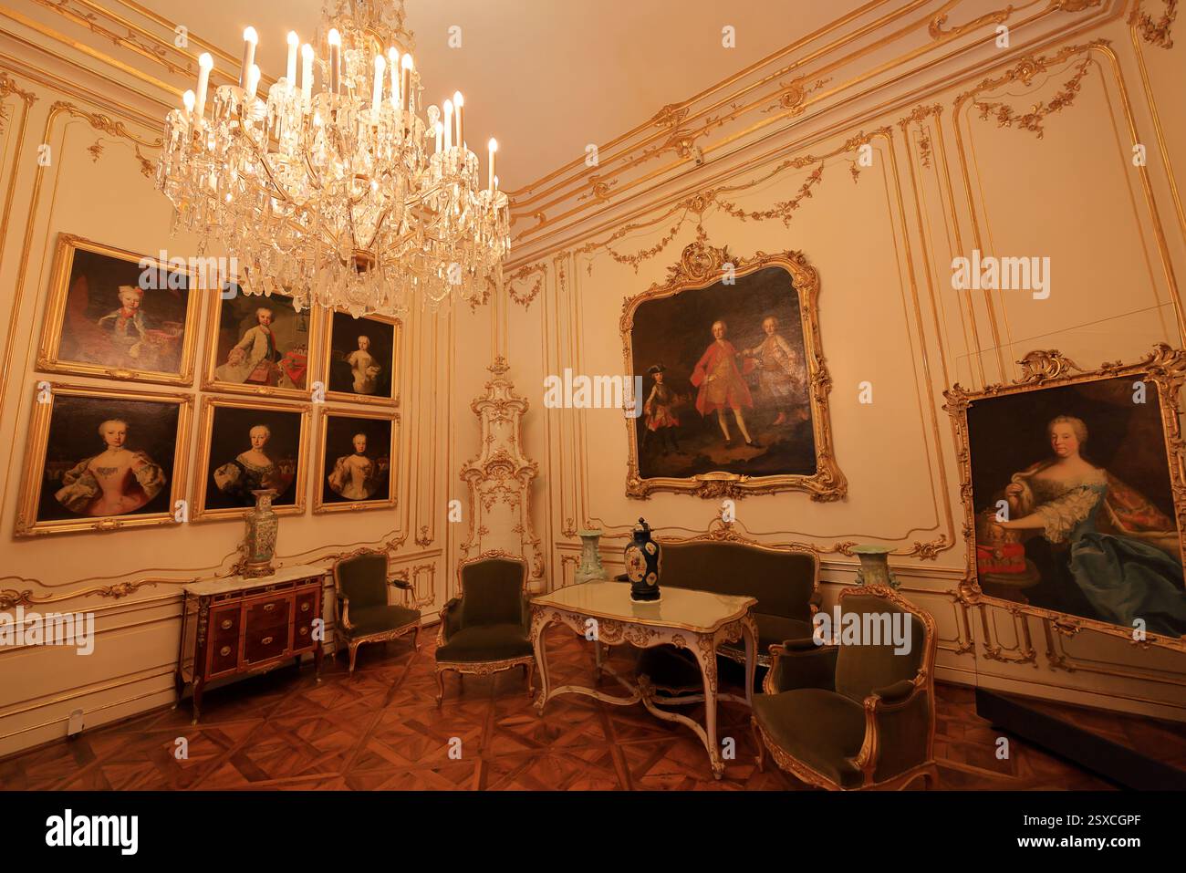 Schonbrunn Palace (Schloss Schonbrunn), a summer palace with rococo ...