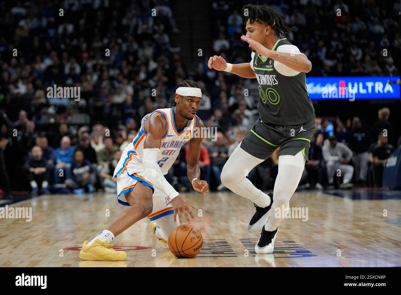 Oklahoma City Thunder guard Shai Gilgeous-Alexander (2) works toward ...