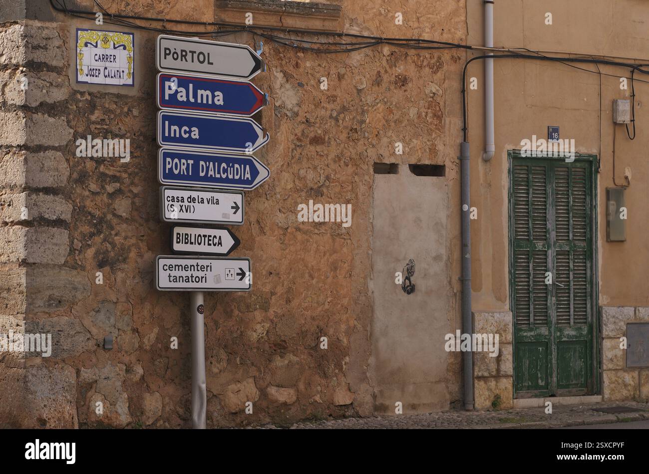 Spanish road signs hi-res stock photography and images - Alamy