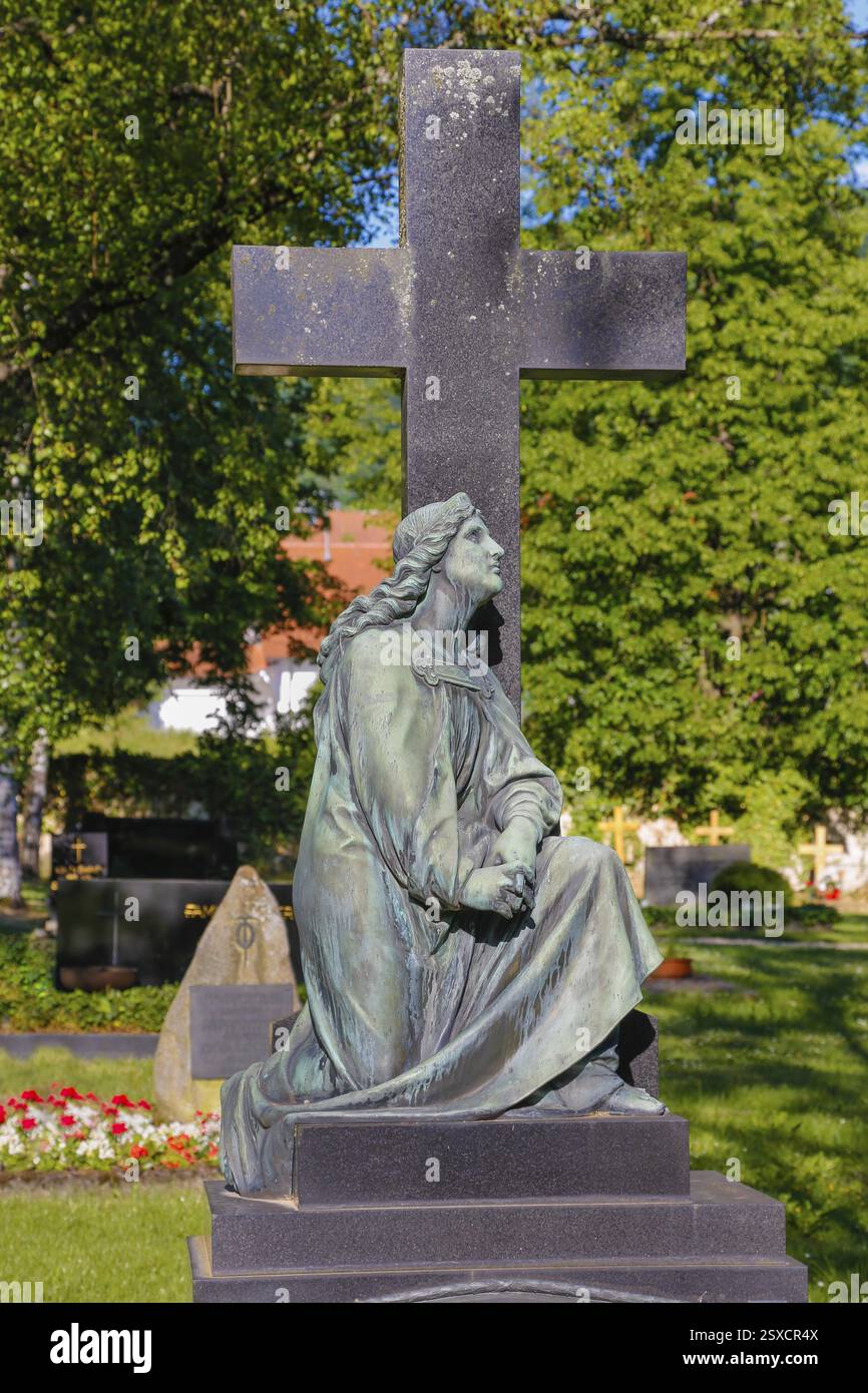 Historic cemetery, tour, memorial, pharmacist Thomas Kaiser, Kaiser ...