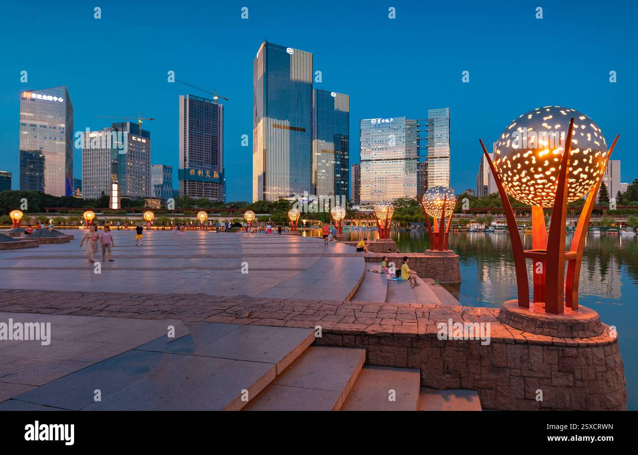 Night view of Qiandeng Lake Park, Foshan City, Guangdong Province ...