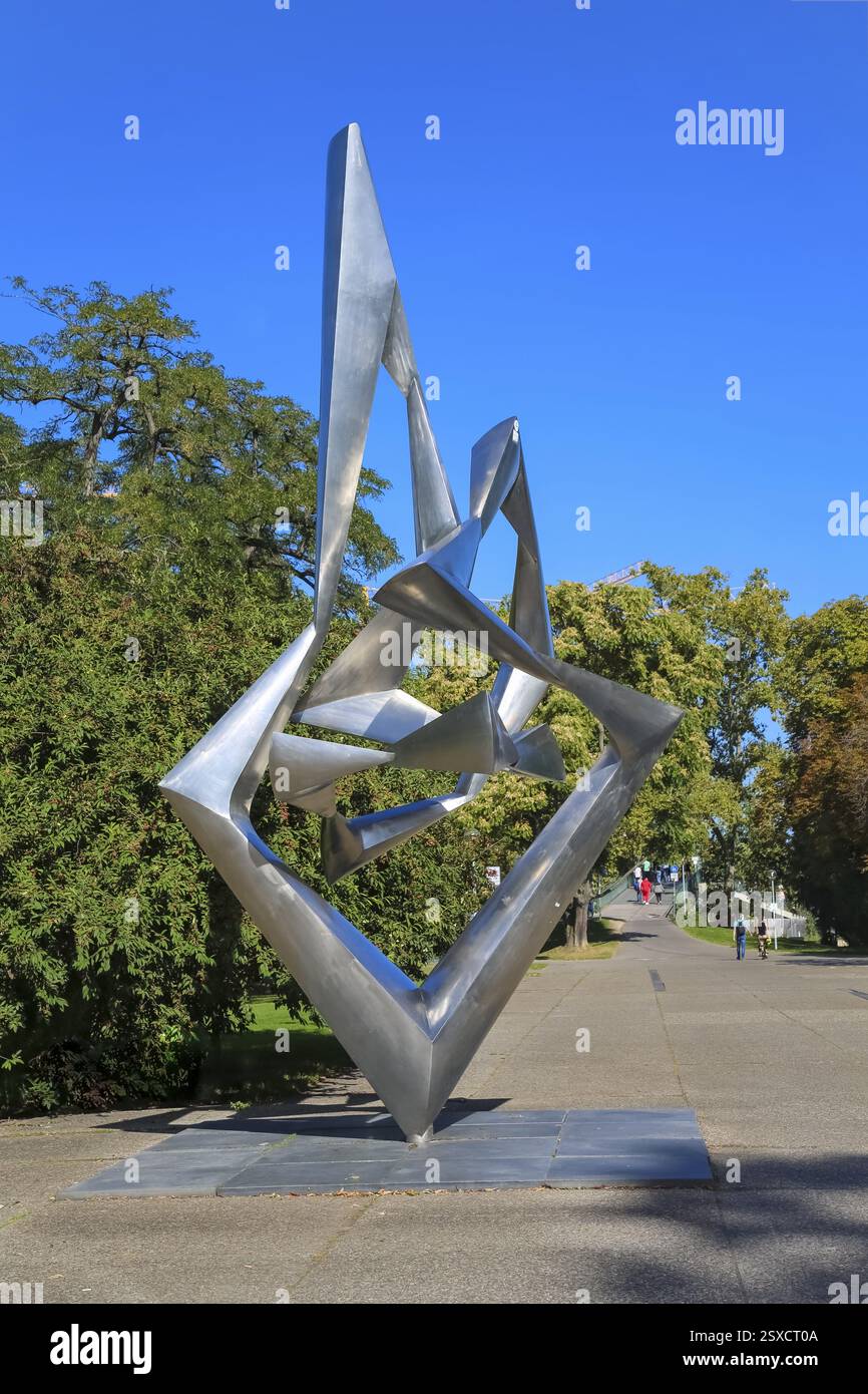 Public art, sculpture by the sculptor Wander Bertoni, metal sculpture ...