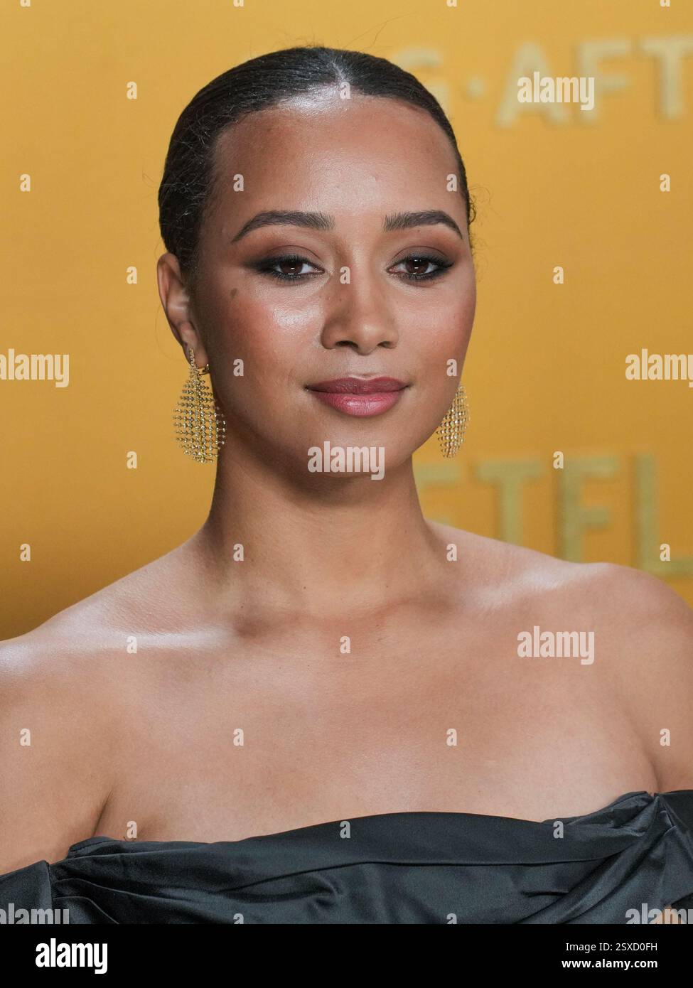 Los Angeles, USA. 23rd Feb, 2025. Emma Naomi walking on the red carpet ...