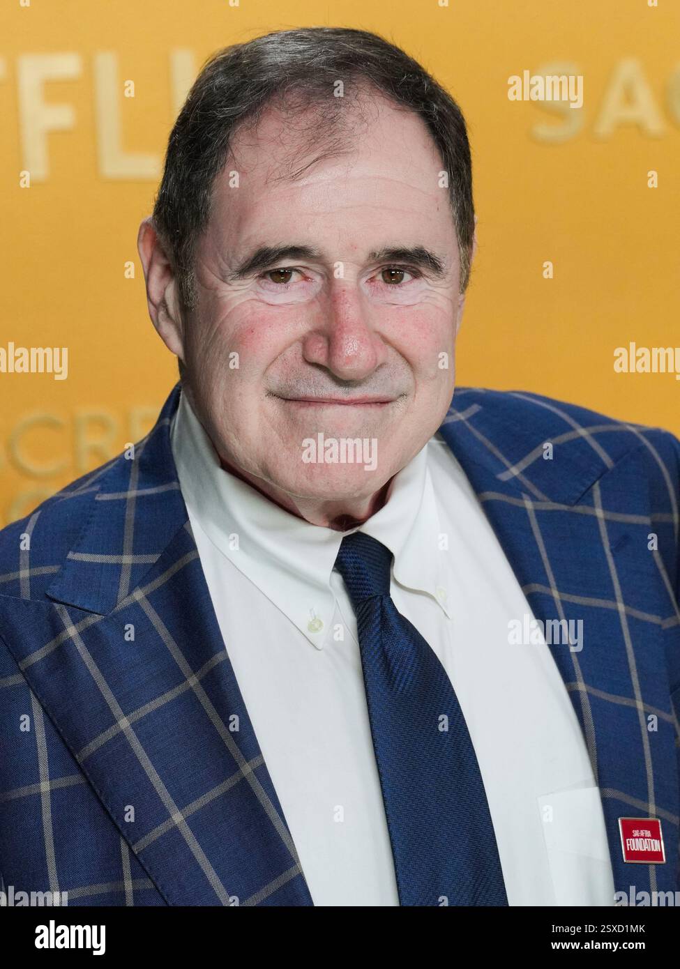 Los Angeles, USA. 23rd Feb, 2025. Richard Kind walking on the red ...