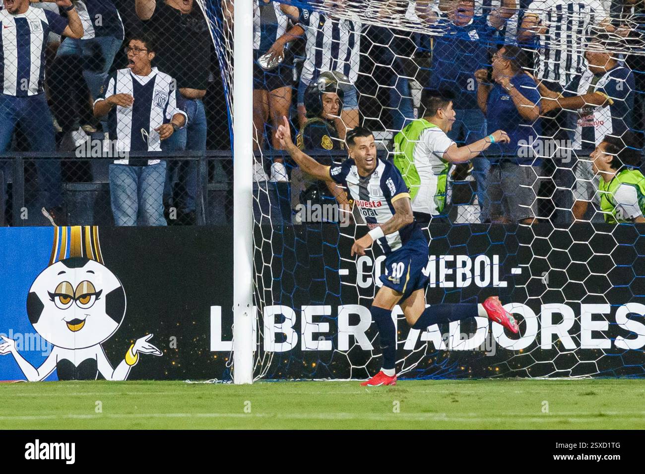 LIMA, PERU - FEBRUARY 18: Pablo Ceppelini of Alianza Lima celebrates ...