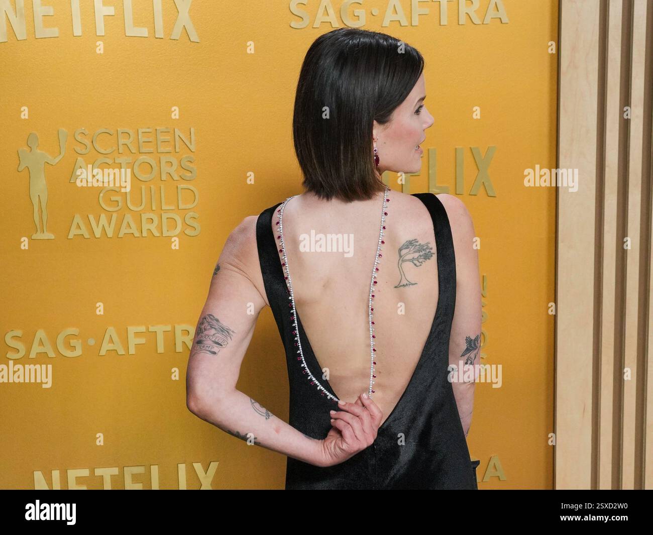 Los Angeles, USA. 23rd Feb, 2025. Sosie Bacon walking on the red carpet ...